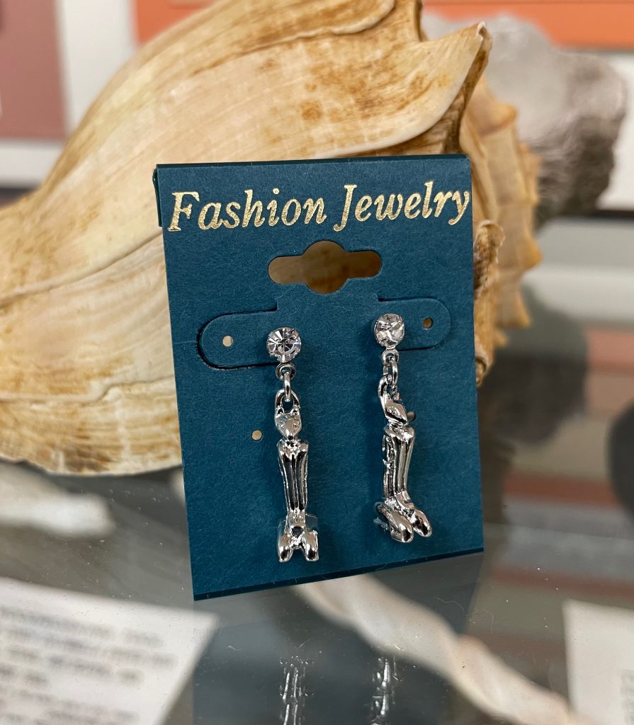 Key Marco Cat cubic zirconia earrings | Museum of the Islands